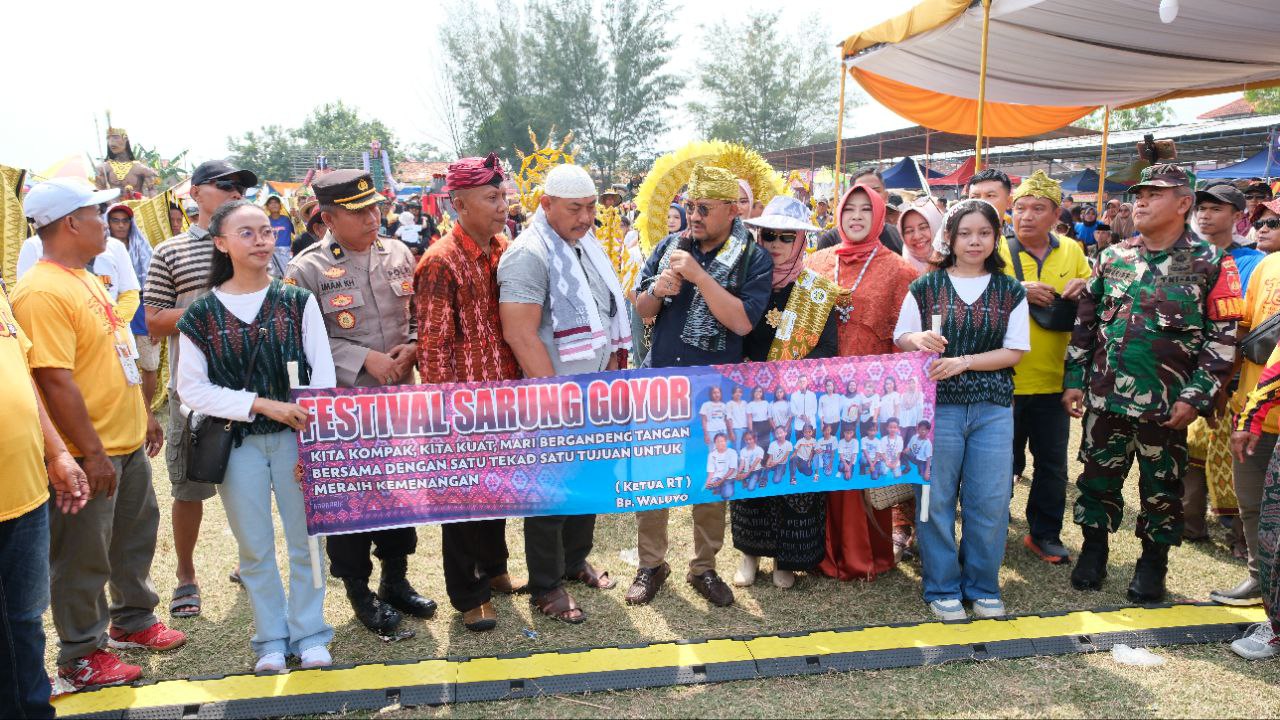Sarung Goyor Akan Dibantu Pemkab, Untuk Penjualan Di Pasar ...